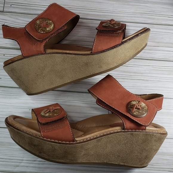 Earth | Shoes | Earth Coral Leather Sandals Size 75 | Poshmark